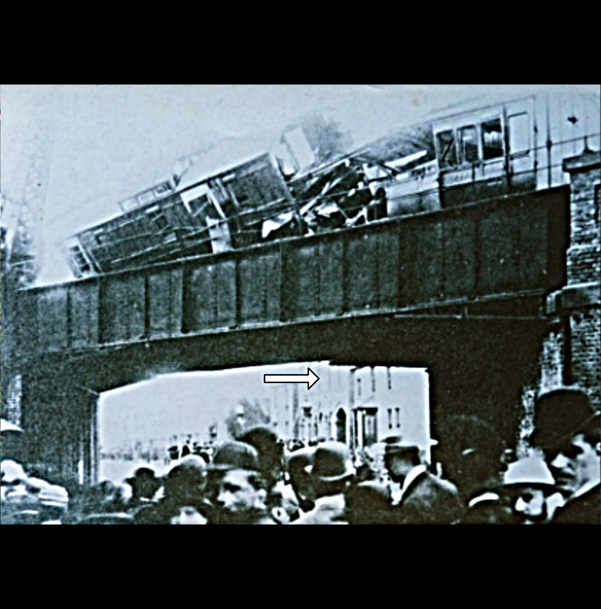 Great Train Wrecks PHOTOS: Metro North Train Crashes Through Barrier