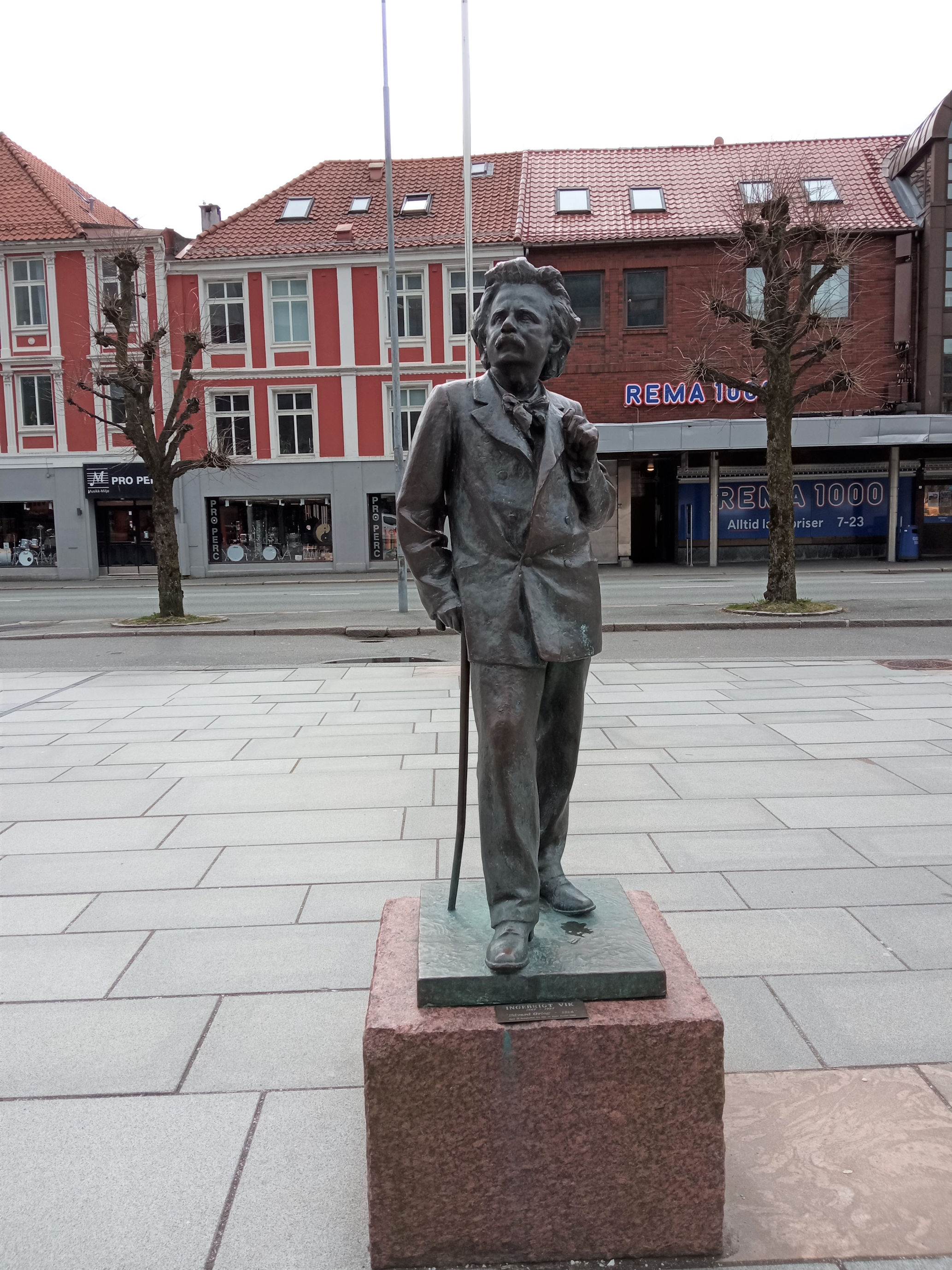 Edvard Grieg statue » Bergen audio guide app » VoiceMap