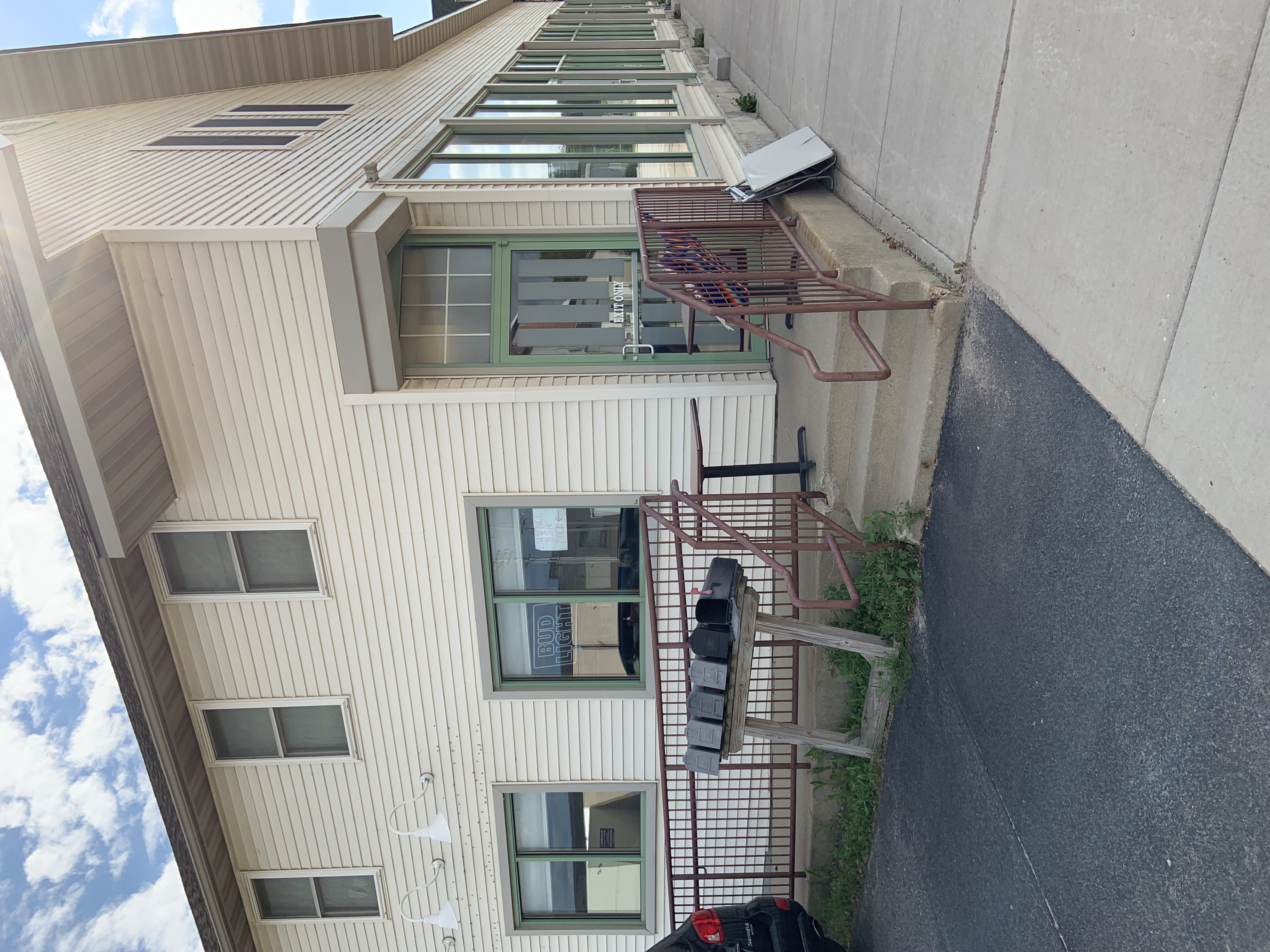 Hubing & Hames Grocery & Curley's Tavern » Milwaukee, Wisconsin audio ...