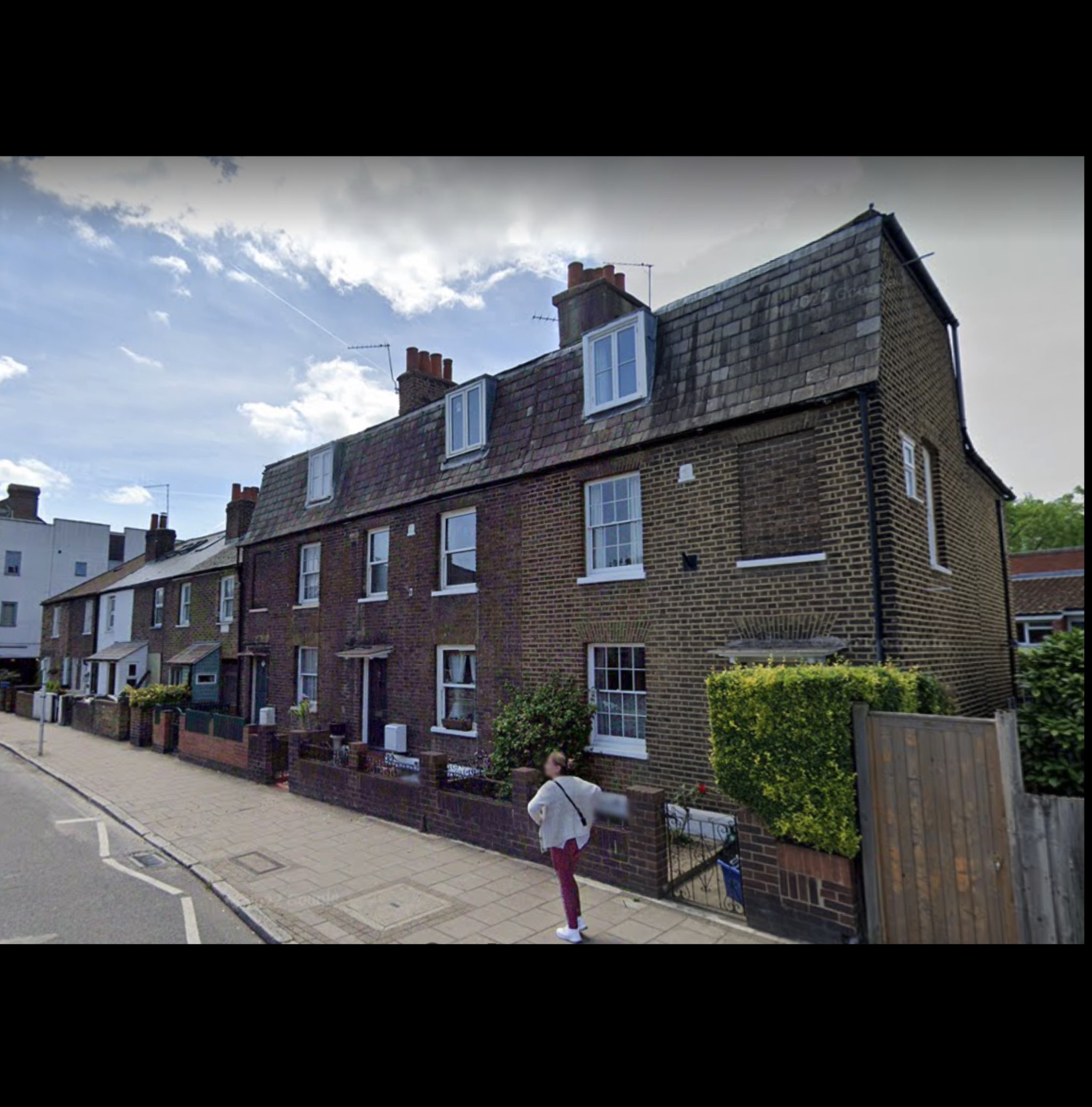 Gravel Pit Cottages » London self-guided audio tour app » VoiceMap