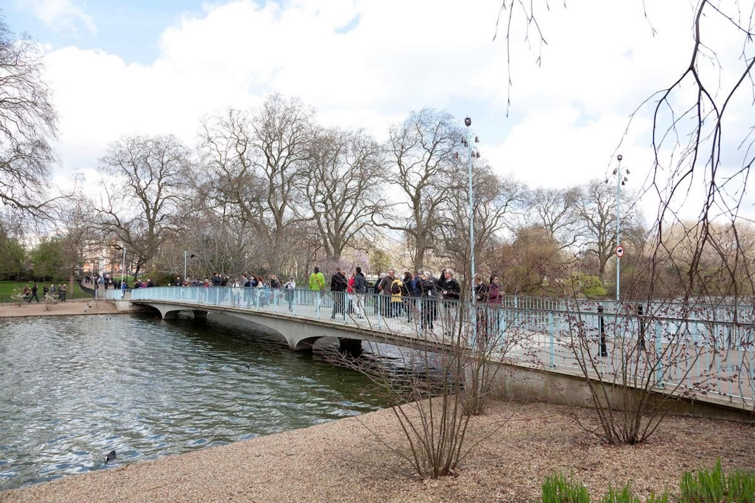 Blue Bridge » London self-guided audio tour app » VoiceMap