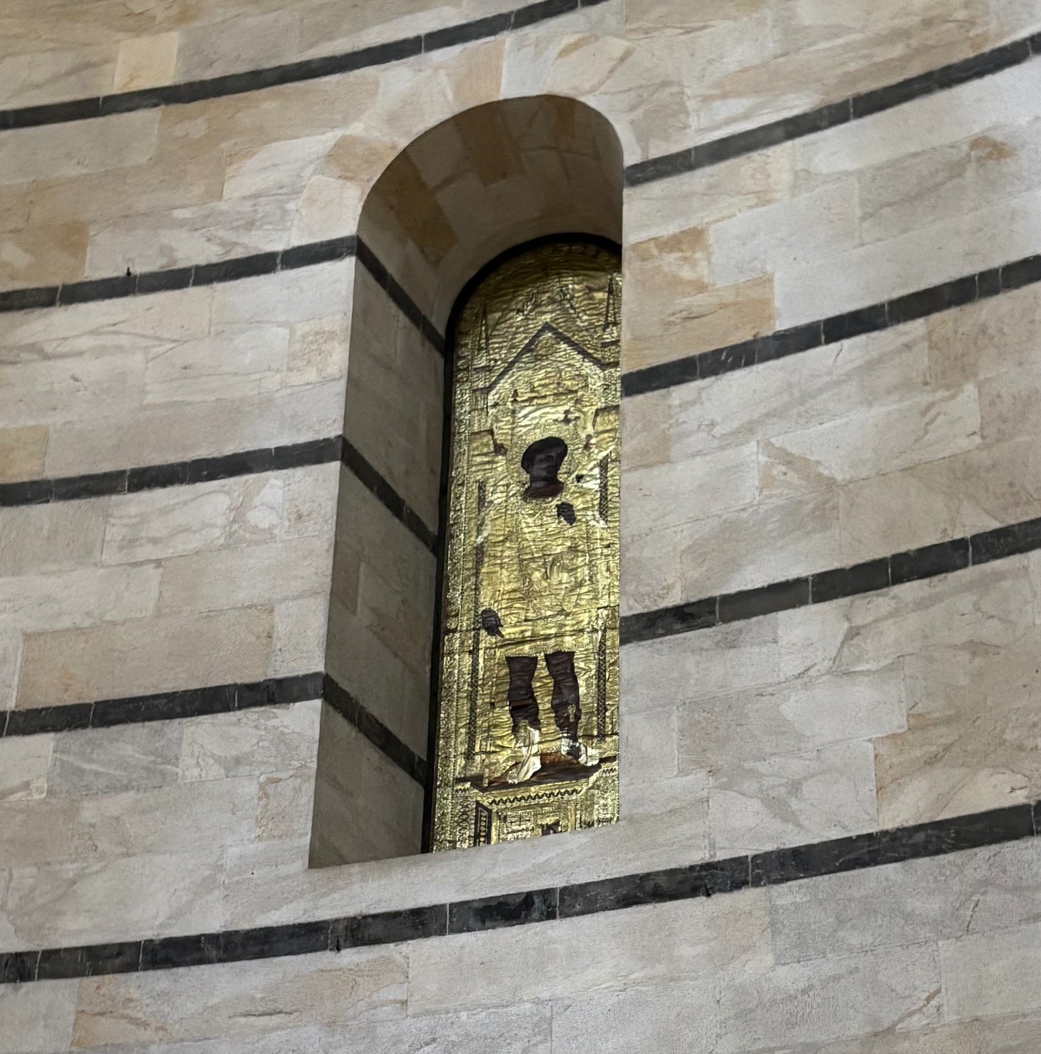 Baptistery - The original windows. » Pisa audio guide app » VoiceMap