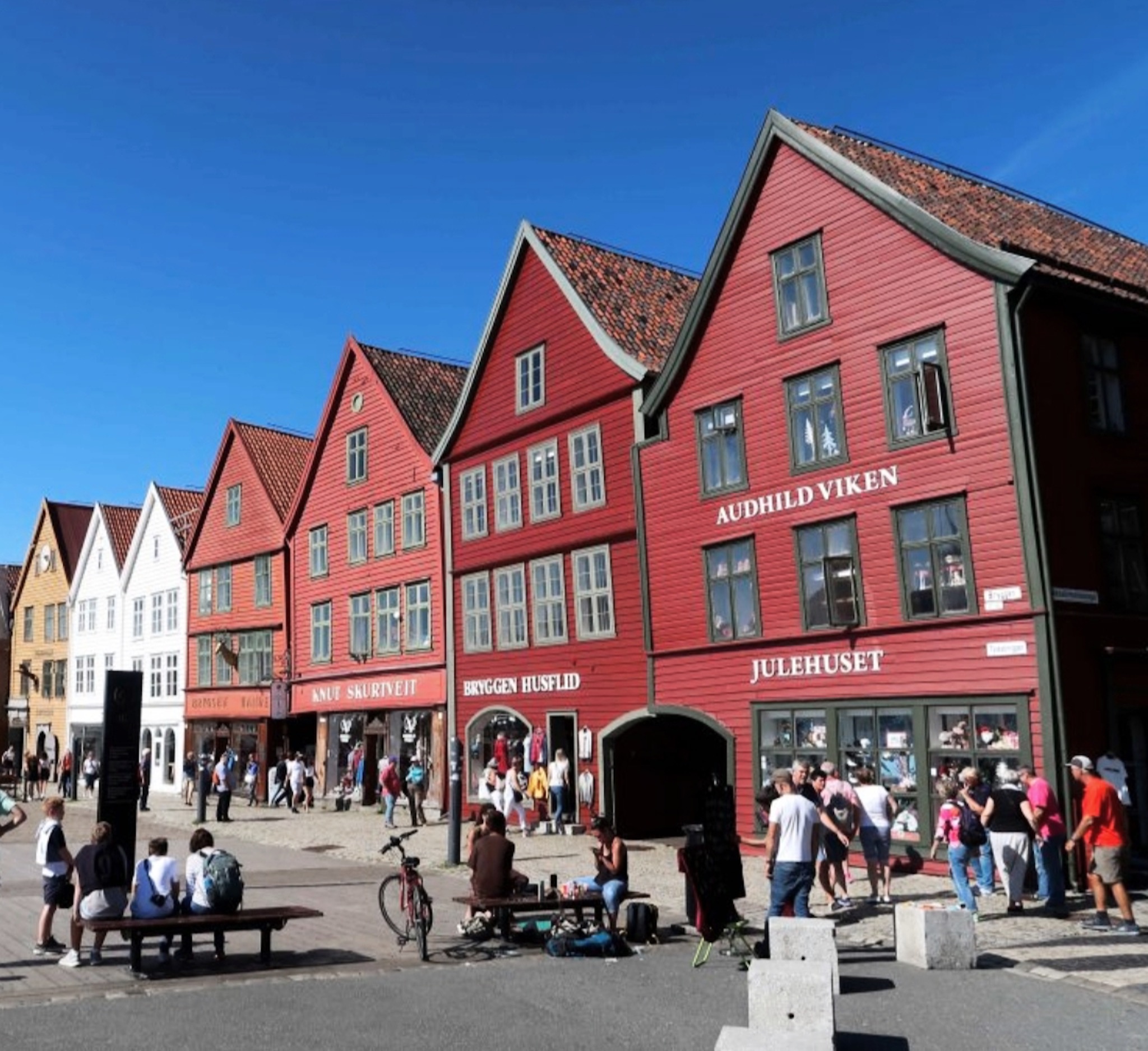 Start tour: Bryggen introduction » Bergen audio guide app » VoiceMap
