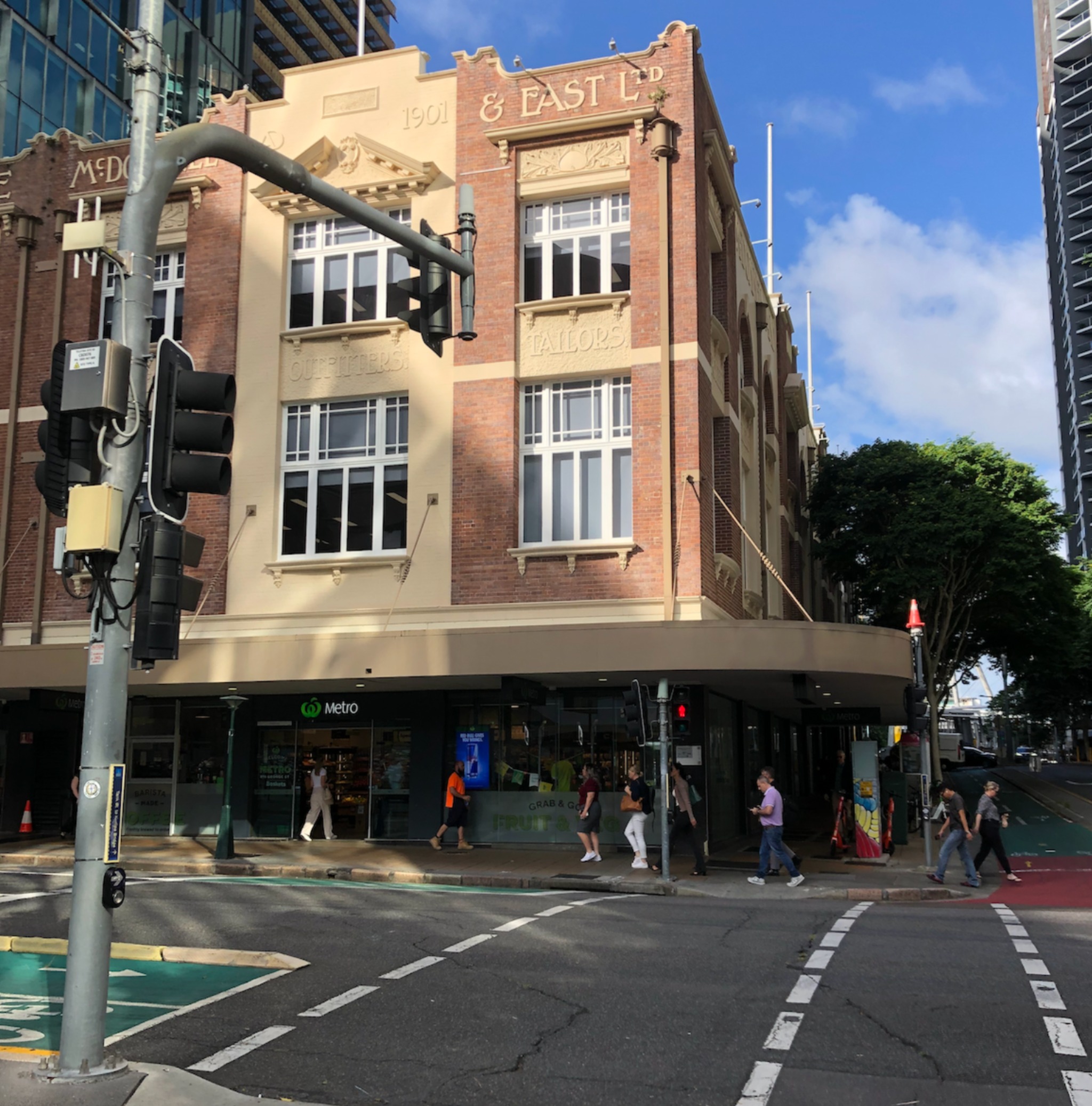 Tank Street and Lord Atkin » Brisbane self-guided audio tour app » VoiceMap